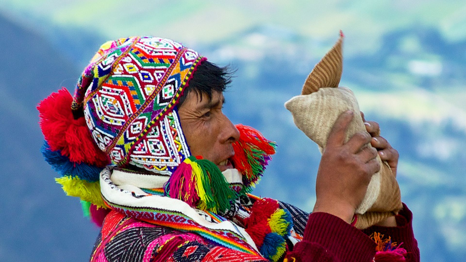 20 Iconic & Traditional Hats Worn In Different Countries - SheFashionable