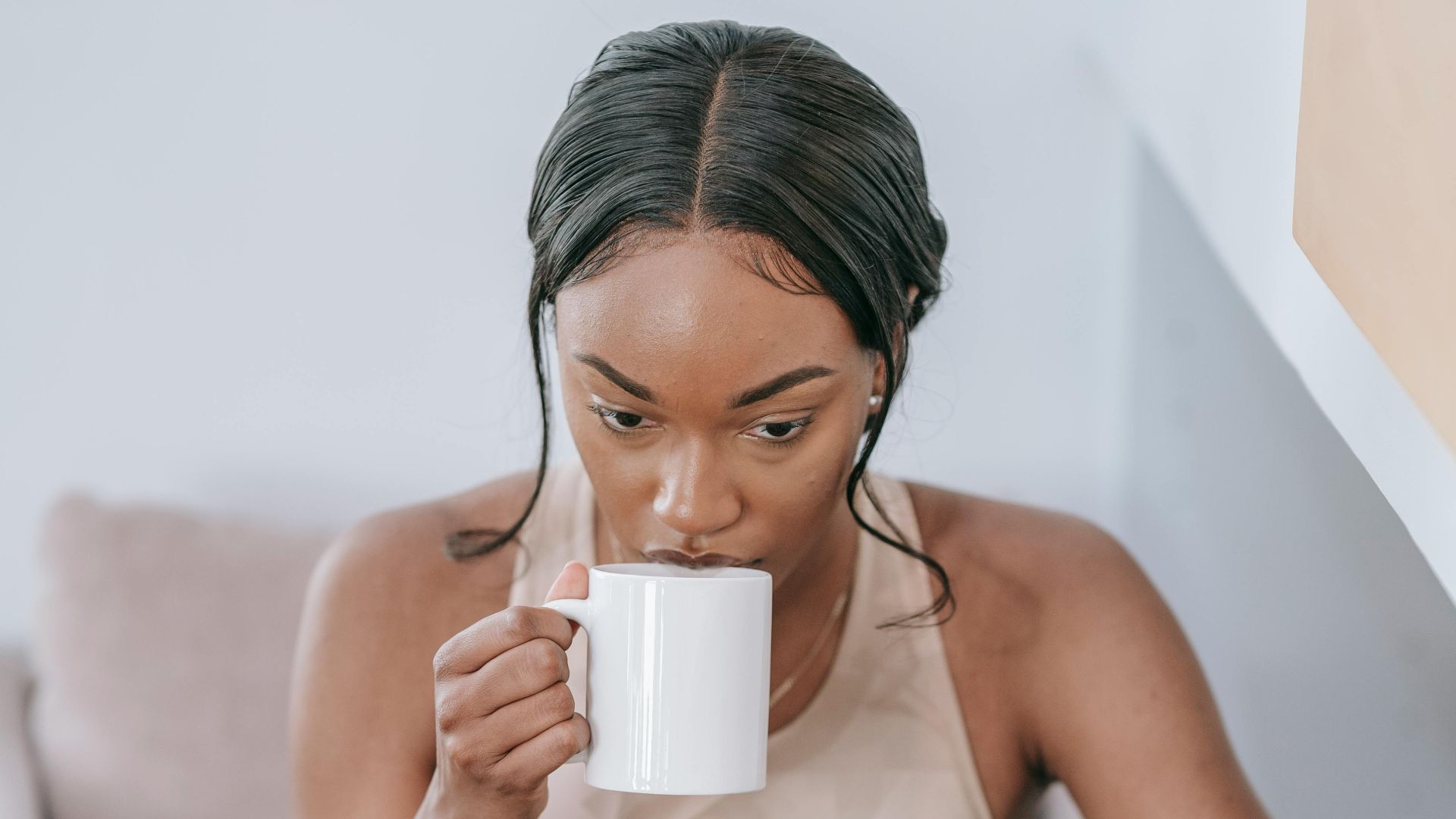 10 Surprising Things That Dry Out Your Lips & 10 Remedies To Help ...