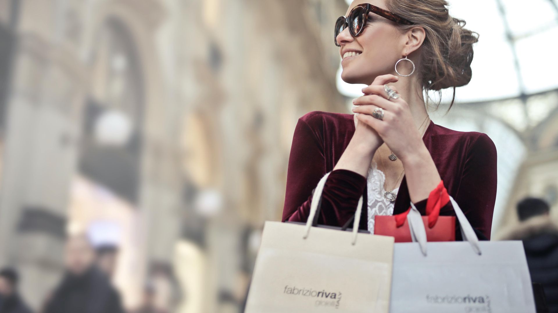 10 Signs You Have a Shopping Addiction & 10 Ways to Be a Mindful ...
