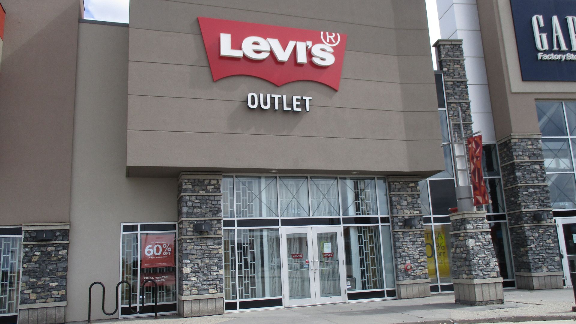 The 20 Most Iconic American Fashion Brands - SheFashionable