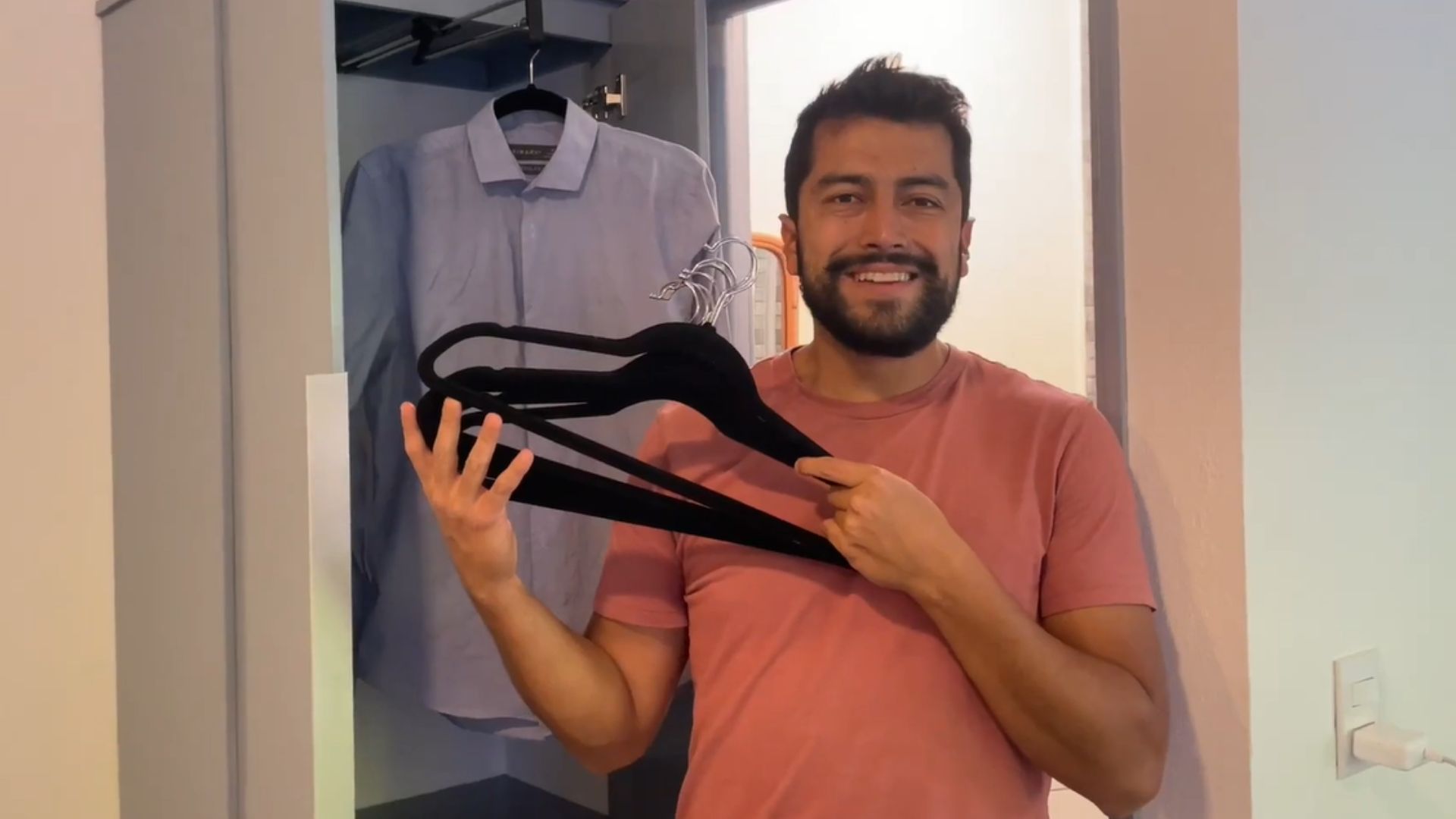 10 Reasons Your Closet Is A Mess & 10 Ways To Organize Your Wardrobe ...